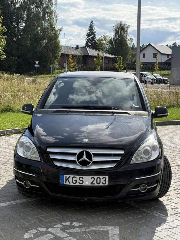 Melns Mercedes-Benz B 200 2009 Viļņa, ar dzinēja tilpumu 1.99 L un nobraukumu 259 tūkst. km par 2950 €, foto 1 vietnē AUTOMOTO.COM.LV