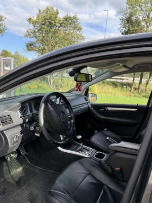 Black Mercedes-Benz B 200 2009 in Vilnius, with an engine capacity of 1.99 L and mileage of 259 thousand km for 2950 €, photo 7 on AUTOMOTO.COM.LV