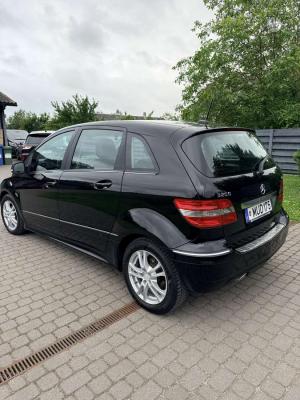 Melns Mercedes-Benz B 200 2011 Marijampole, ar dzinēja tilpumu 1.99 L un nobraukumu 191 tūkst. km par 3350 €, foto 4 vietnē AUTOMOTO.COM.LV