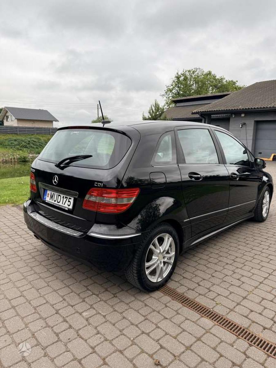 Melns Mercedes-Benz B 200 2011 Marijampole, ar dzinēja tilpumu 1.99 L un nobraukumu 191 tūkst. km par 3350 €, foto 5 vietnē AUTOMOTO.COM.LV