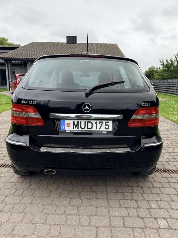 Melns Mercedes-Benz B 200 2011 Marijampole, ar dzinēja tilpumu 1.99 L un nobraukumu 191 tūkst. km par 3350 €, foto 7 vietnē AUTOMOTO.COM.LV