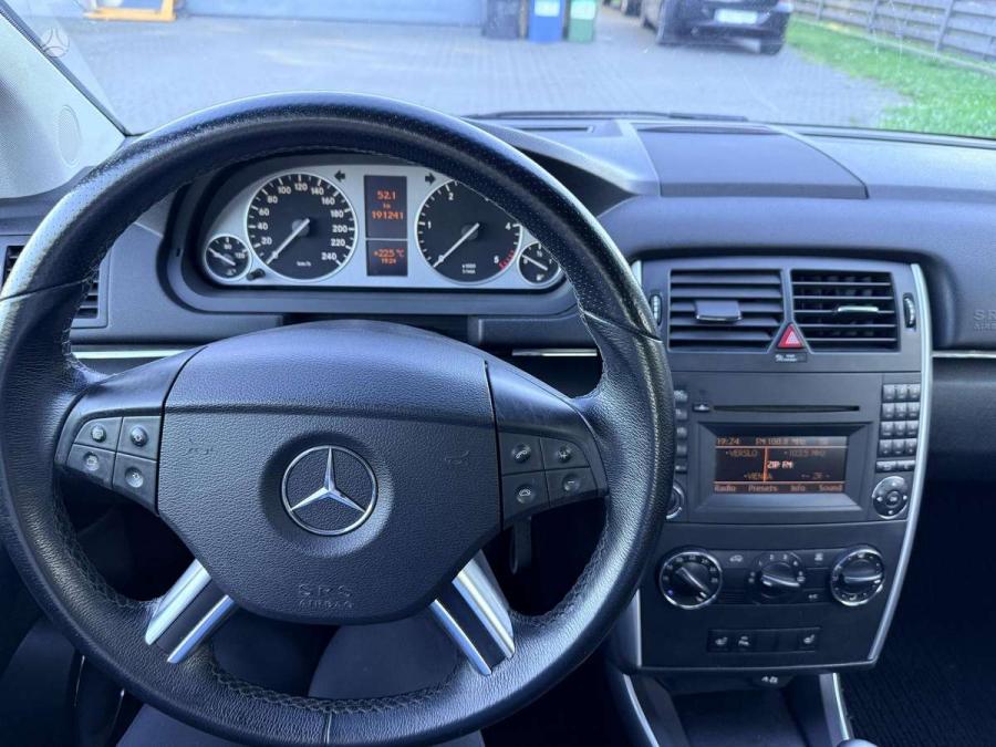 Melns Mercedes-Benz B 200 2011 Marijampole, ar dzinēja tilpumu 1.99 L un nobraukumu 191 tūkst. km par 3350 €, foto 12 vietnē AUTOMOTO.COM.LV