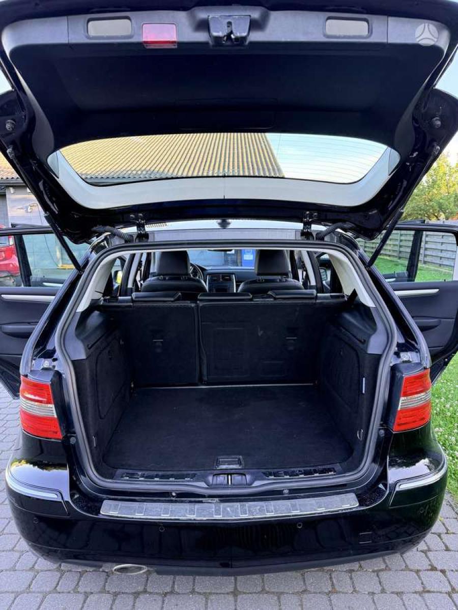 Melns Mercedes-Benz B 200 2011 Marijampole, ar dzinēja tilpumu 1.99 L un nobraukumu 191 tūkst. km par 3350 €, foto 16 vietnē AUTOMOTO.COM.LV