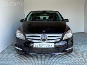 Black Mercedes-Benz B 200 2015 in Riga, with an engine capacity of 2.00 L and mileage of 242 thousand km for 6800 €, photo 3 on AUTOMOTO.COM.LV