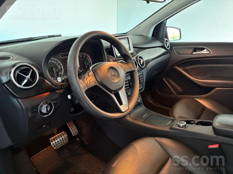 Black Mercedes-Benz B 200 2015 in Riga, with an engine capacity of 2.00 L and mileage of 242 thousand km for 6800 €, photo 9 on AUTOMOTO.COM.LV