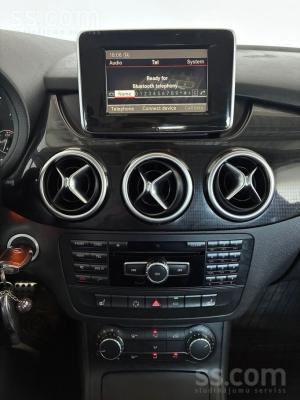 Black Mercedes-Benz B 200 2015 in Riga, with an engine capacity of 2.00 L and mileage of 242 thousand km for 6800 €, photo 13 on AUTOMOTO.COM.LV