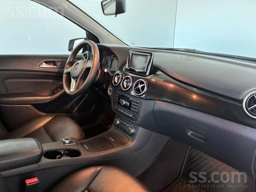 Black Mercedes-Benz B 200 2015 in Riga, with an engine capacity of 2.00 L and mileage of 242 thousand km for 6800 €, photo 16 on AUTOMOTO.COM.LV