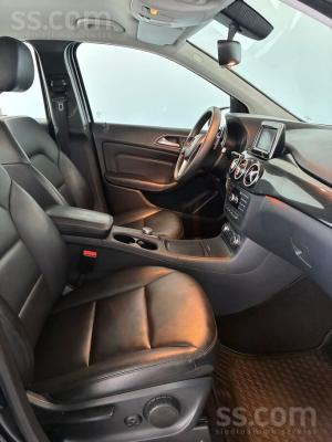 Black Mercedes-Benz B 200 2015 in Riga, with an engine capacity of 2.00 L and mileage of 242 thousand km for 6800 €, photo 17 on AUTOMOTO.COM.LV