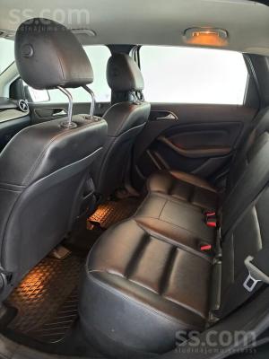 Black Mercedes-Benz B 200 2015 in Riga, with an engine capacity of 2.00 L and mileage of 242 thousand km for 6800 €, photo 18 on AUTOMOTO.COM.LV