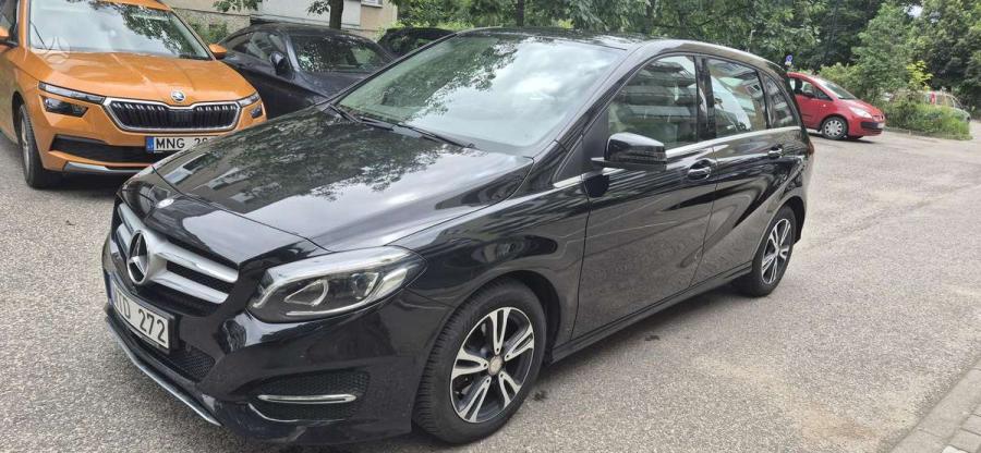 Black Mercedes-Benz B 200 2016 in Vilnius, with an engine capacity of 1.60 L and mileage of 114 thousand km for 10880 €, photo 1 on AUTOMOTO.COM.LV