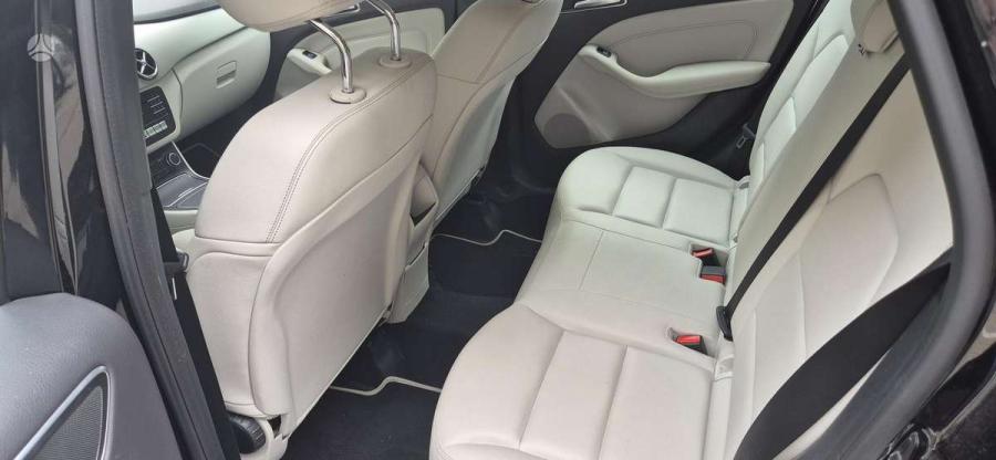 Black Mercedes-Benz B 200 2016 in Vilnius, with an engine capacity of 1.60 L and mileage of 114 thousand km for 10880 €, photo 12 on AUTOMOTO.COM.LV