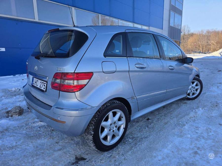 Blue Mercedes-Benz B 200 2006 in Vilnius, with an engine capacity of 1.99 L and mileage of 350 thousand km for 2550 €, photo 3 on AUTOMOTO.COM.LV