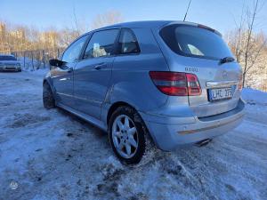 Blue Mercedes-Benz B 200 2006 in Vilnius, with an engine capacity of 1.99 L and mileage of 350 thousand km for 2550 €, photo 4 on AUTOMOTO.COM.LV