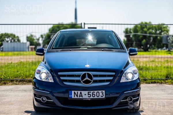 Blue Mercedes-Benz B 200 2010 in Riga, with an engine capacity of 2.00 L and mileage of 234 thousand km for 2100 €, photo 3 on AUTOMOTO.COM.LV