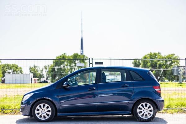 Blue Mercedes-Benz B 200 2010 in Riga, with an engine capacity of 2.00 L and mileage of 234 thousand km for 2100 €, photo 4 on AUTOMOTO.COM.LV