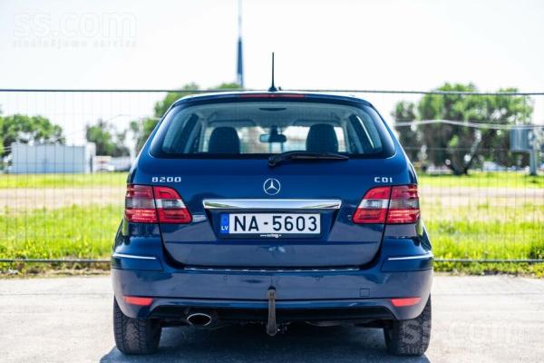 Blue Mercedes-Benz B 200 2010 in Riga, with an engine capacity of 2.00 L and mileage of 234 thousand km for 2100 €, photo 8 on AUTOMOTO.COM.LV