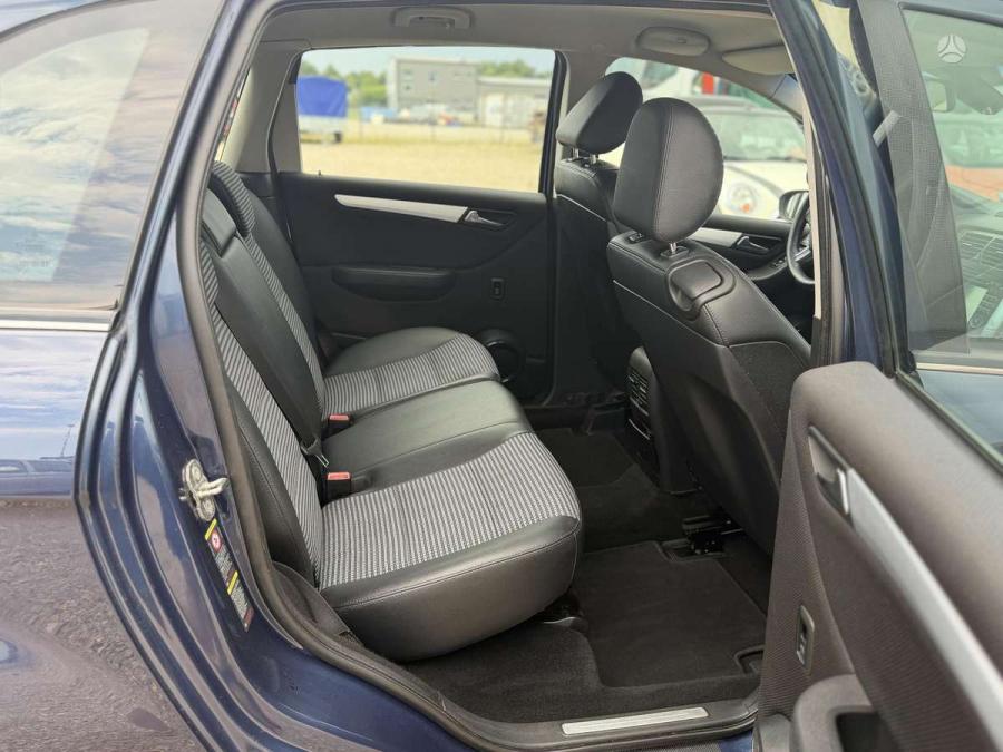 Zils Mercedes-Benz B 200 2005 Šauļi, ar dzinēja tilpumu 2.04 L un nobraukumu 222 tūkst. km par 1600 €, foto 13 vietnē AUTOMOTO.COM.LV
