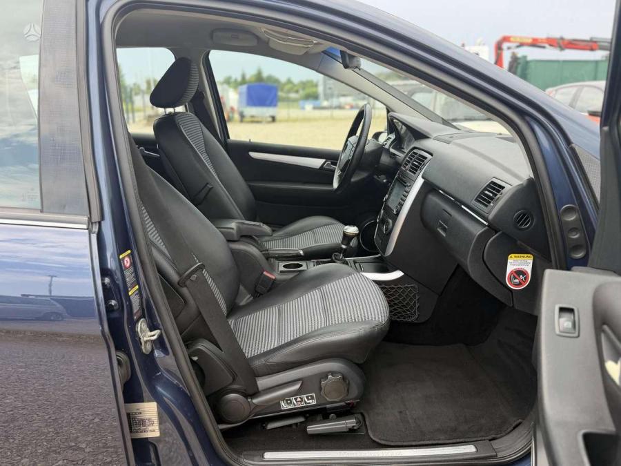 Zils Mercedes-Benz B 200 2005 Šauļi, ar dzinēja tilpumu 2.04 L un nobraukumu 222 tūkst. km par 1600 €, foto 14 vietnē AUTOMOTO.COM.LV