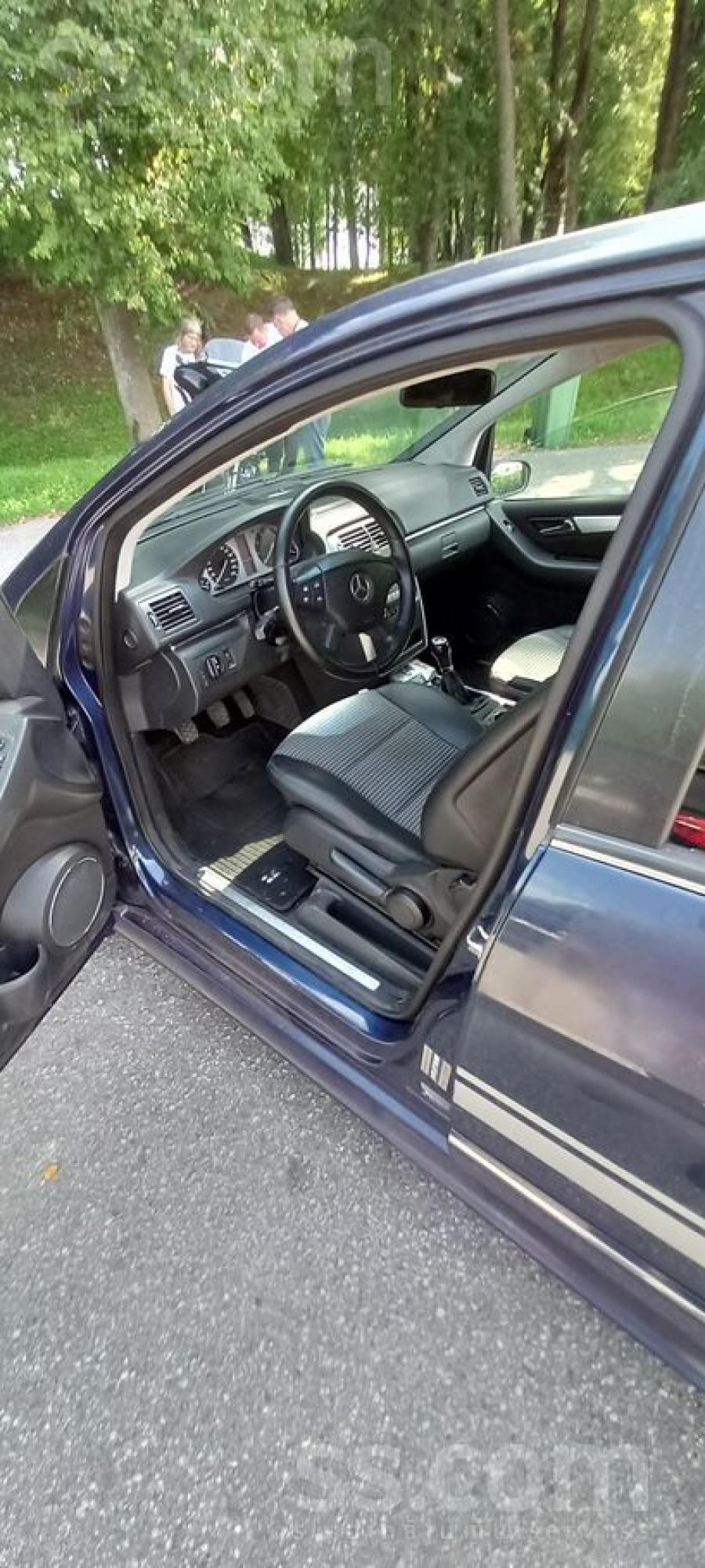 Blue Mercedes-Benz B 200 2007 in Tukums, with an engine capacity of 2.00 L and mileage of 290 thousand km for 1950 €, photo 9 on AUTOMOTO.COM.LV