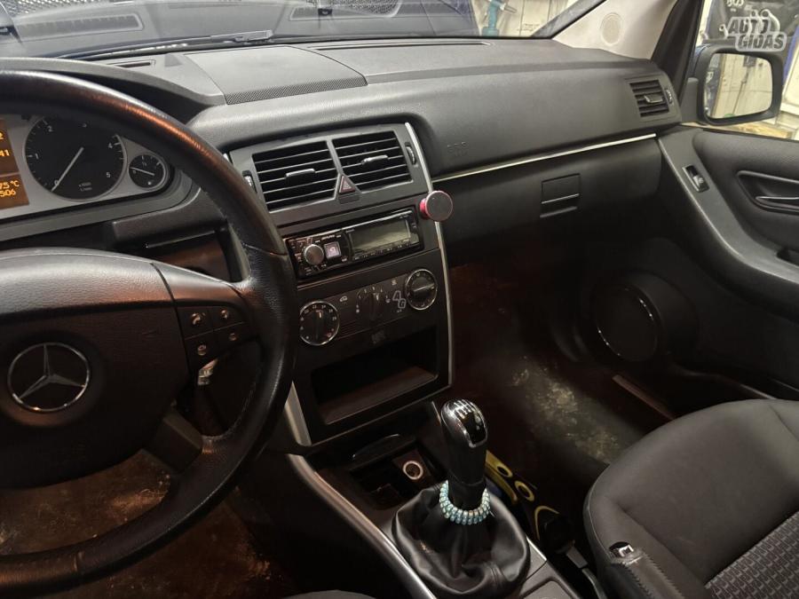 Zils Mercedes-Benz B 200 2008 Viļņa, ar dzinēja tilpumu 2.00 L un nobraukumu 380 tūkst. km par 1350 €, foto 3 vietnē AUTOMOTO.COM.LV