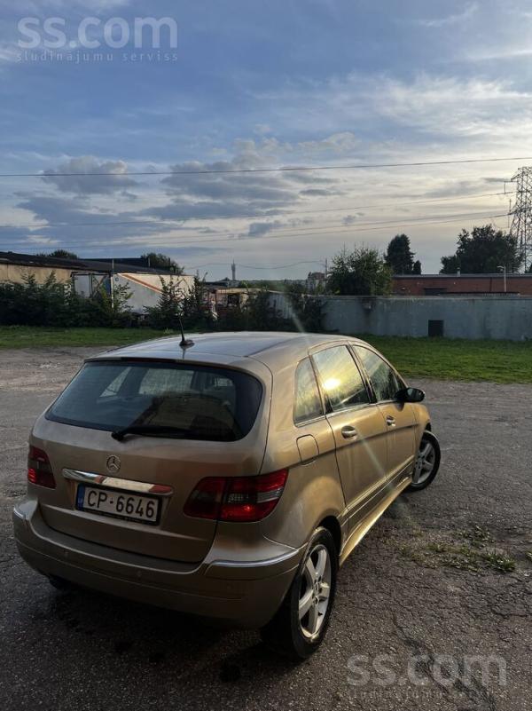 Мерседес Б 200 2007 в Рига на AUTOMOTO.COM.LV Коричневый Мерседес Б 200 2007 в Рига, объемом двигателя 2.00 л и пробегом 257 тыс. км за 1800 €, фото 4 на AUTOMOTO.COM.LV