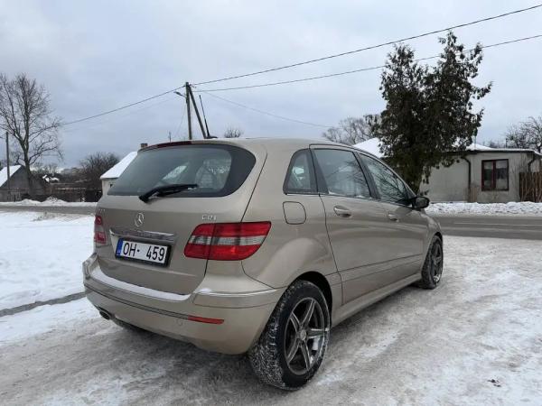 Brown Mercedes-Benz B 200 2008 in Ventspils, with an engine capacity of 2.00 L and mileage of 205 thousand km for 2950 €, photo 4 on AUTOMOTO.COM.LV