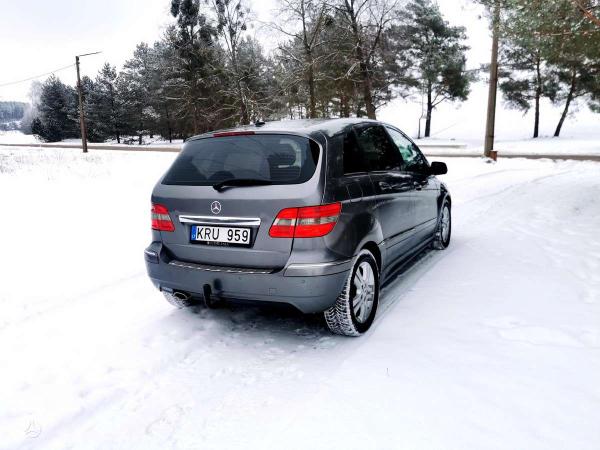 Brown Mercedes-Benz B 200 2009 in Kaunas, with an engine capacity of 2.00 L and mileage of 275 thousand km for 2600 €, photo 4 on AUTOMOTO.COM.LV