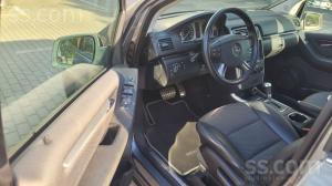 Brown Mercedes-Benz B 200 2009 in Riga, with an engine capacity of 1.90 L and mileage of 252 thousand km for 3100 €, photo 5 on AUTOMOTO.COM.LV