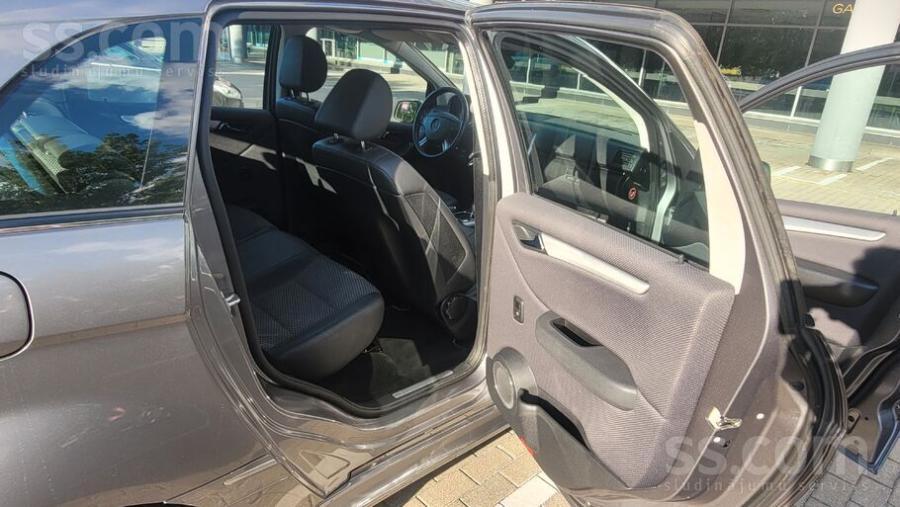 Brown Mercedes-Benz B 200 2009 in Riga, with an engine capacity of 1.90 L and mileage of 252 thousand km for 3100 €, photo 15 on AUTOMOTO.COM.LV