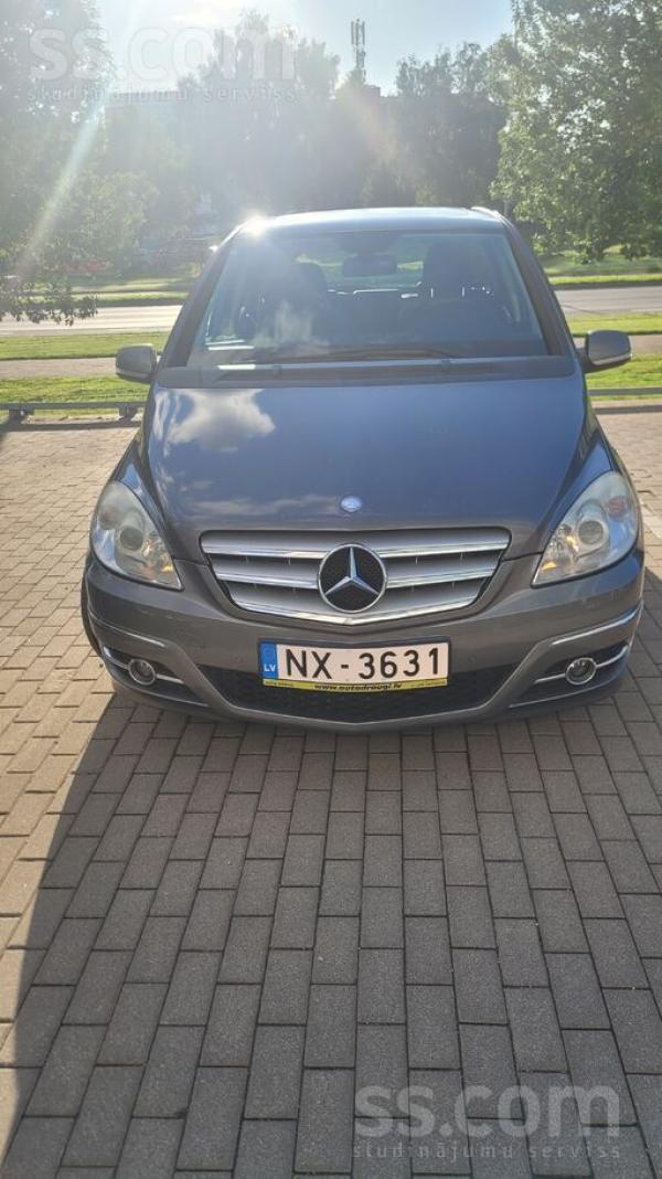 Brown Mercedes-Benz B 200 2009 in Riga, with an engine capacity of 1.90 L and mileage of 252 thousand km for 3100 €, photo 2 on AUTOMOTO.COM.LV