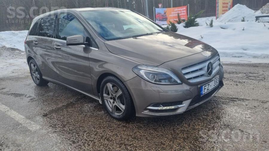 Brown Mercedes-Benz B 200 2013 in Riga, with an engine capacity of 1.80 L and mileage of 197 thousand km for 8900 €, photo 4 on AUTOMOTO.COM.LV