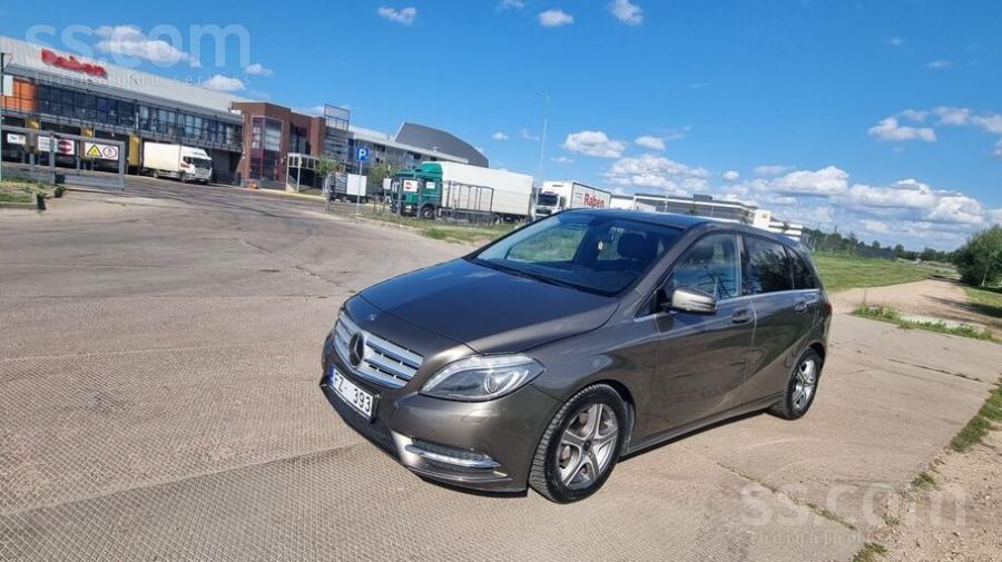 Brown Mercedes-Benz B 200 2013 in Riga, with an engine capacity of 1.80 L and mileage of 197 thousand km for 8900 €, photo 5 on AUTOMOTO.COM.LV