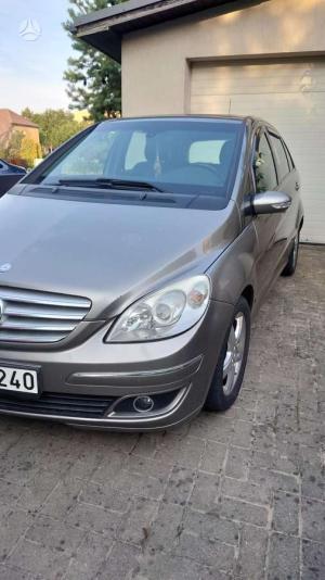Brūns Mercedes-Benz B 200 2006 Šauļi, ar dzinēja tilpumu 1.99 L un nobraukumu 308 tūkst. km par 1230 €, foto 1 vietnē AUTOMOTO.COM.LV