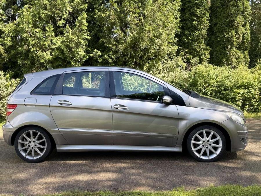 Brown Mercedes-Benz B 200 2008 in Vilnius, with an engine capacity of 1.99 L and mileage of 340 thousand km for 1999 €, photo 6 on AUTOMOTO.COM.LV