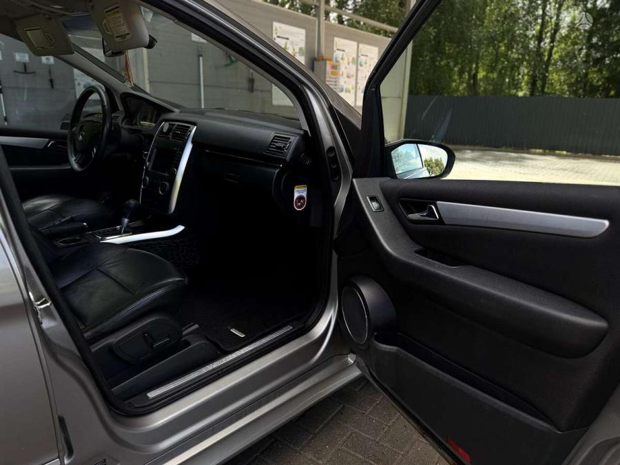 Brown Mercedes-Benz B 200 2008 in Vilnius, with an engine capacity of 1.99 L and mileage of 340 thousand km for 1999 €, photo 11 on AUTOMOTO.COM.LV