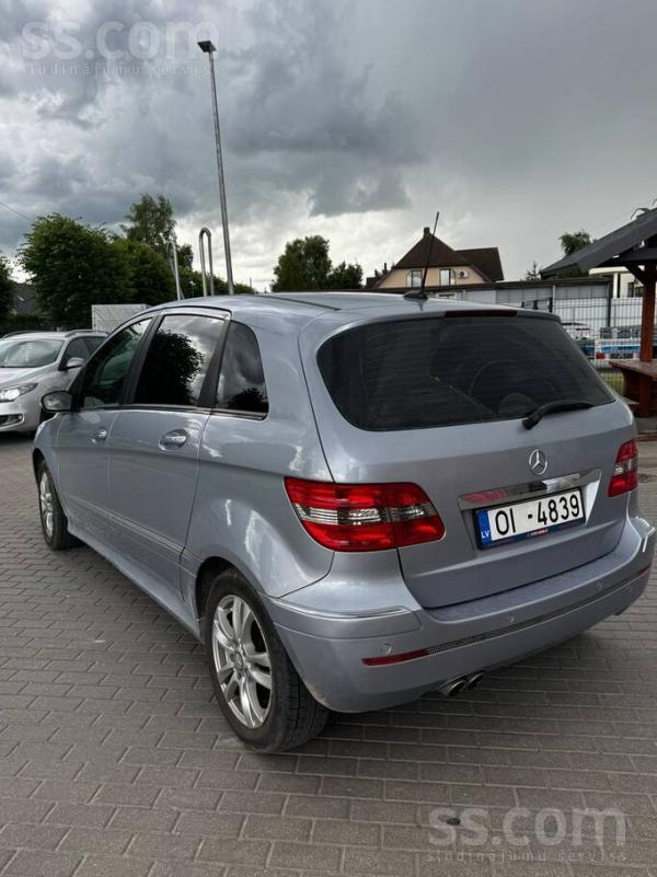 Grey Mercedes-Benz B 200 2005 in Jelgava, with an engine capacity of 2.00 L and mileage of 160 thousand km for 2000 €, photo 3 on AUTOMOTO.COM.LV