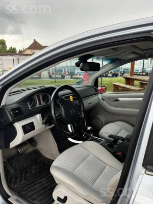 Grey Mercedes-Benz B 200 2005 in Jelgava, with an engine capacity of 2.00 L and mileage of 160 thousand km for 2000 €, photo 7 on AUTOMOTO.COM.LV