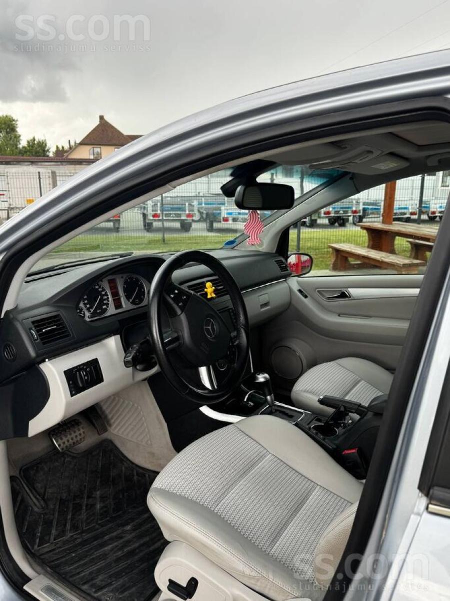 Grey Mercedes-Benz B 200 2005 in Jelgava, with an engine capacity of 2.00 L and mileage of 160 thousand km for 2000 €, photo 7 on AUTOMOTO.COM.LV