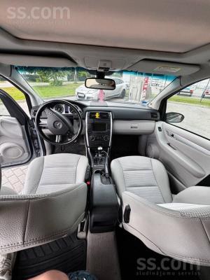 Grey Mercedes-Benz B 200 2005 in Jelgava, with an engine capacity of 2.00 L and mileage of 160 thousand km for 2000 €, photo 8 on AUTOMOTO.COM.LV
