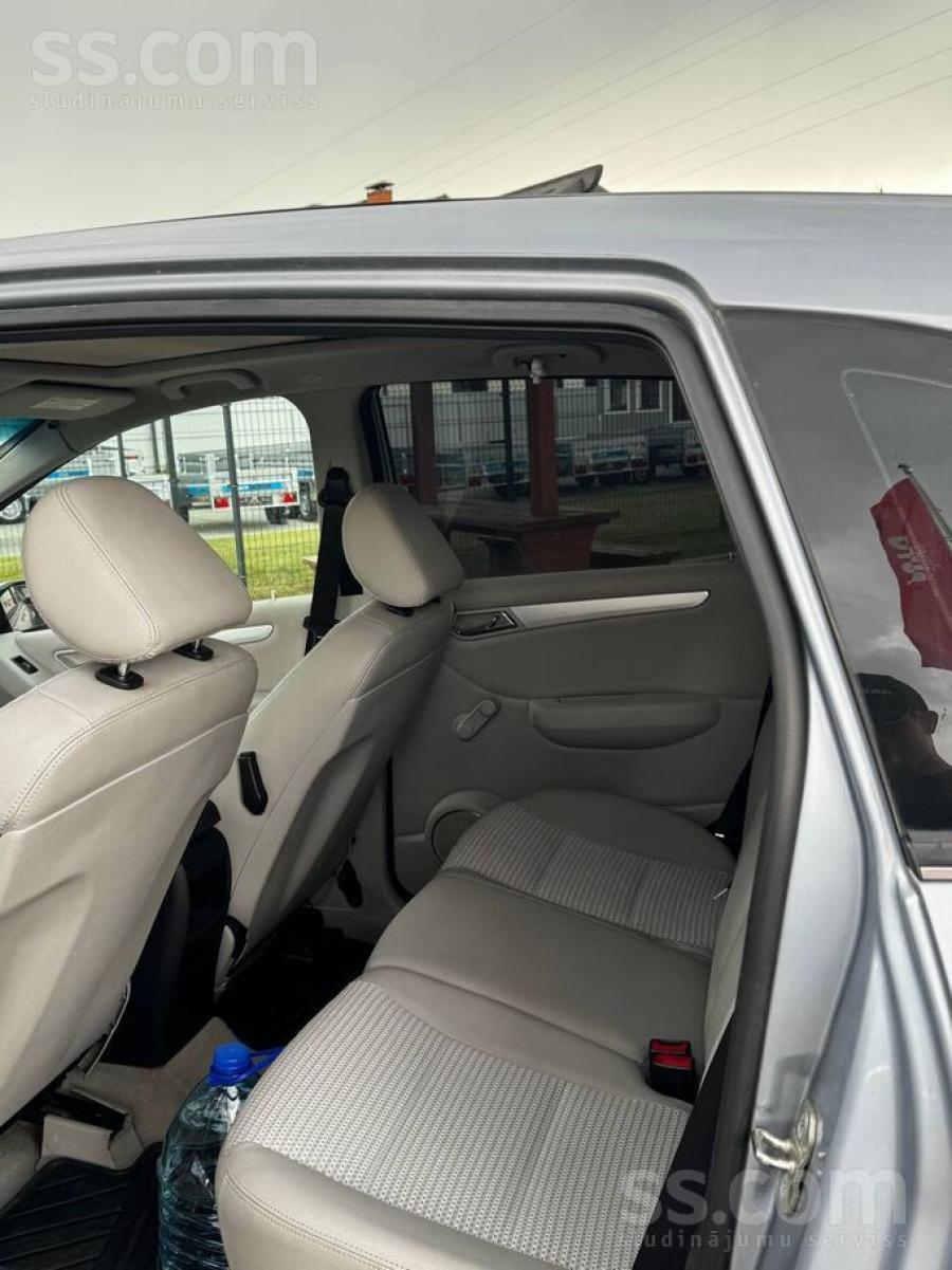 Grey Mercedes-Benz B 200 2005 in Jelgava, with an engine capacity of 2.00 L and mileage of 160 thousand km for 2000 €, photo 10 on AUTOMOTO.COM.LV