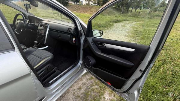 Pelēks Mercedes-Benz B 200 2005 Viļņa, ar dzinēja tilpumu 2.00 L un nobraukumu 244 tūkst. km par 1200 €, foto 10 vietnē AUTOMOTO.COM.LV