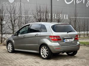 Grey Mercedes-Benz B 200 2006 in Riga, with an engine capacity of 2.00 L and mileage of 330 thousand km for 1200 €, photo 8 on AUTOMOTO.COM.LV