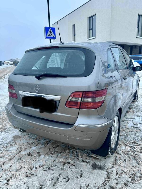Grey Mercedes-Benz B 200 2006 in Vilnius, with an engine capacity of 2.00 L and mileage of 190 thousand km for 2800 €, photo 4 on AUTOMOTO.COM.LV