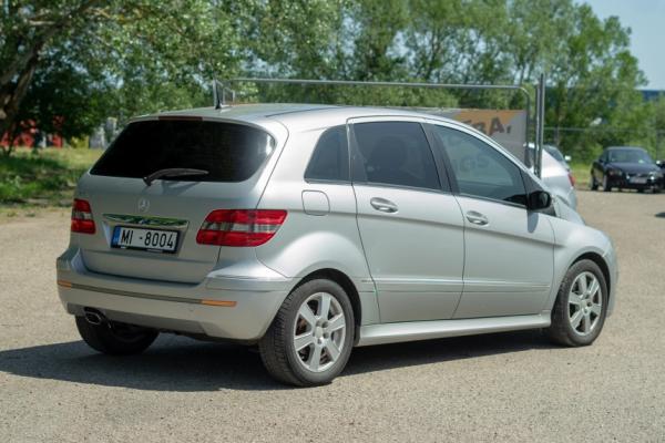 Grey Mercedes-Benz B 200 2006 in Riga, with an engine capacity of 2.00 L and mileage of 218 thousand km for 3300 €, photo 4 on AUTOMOTO.COM.LV