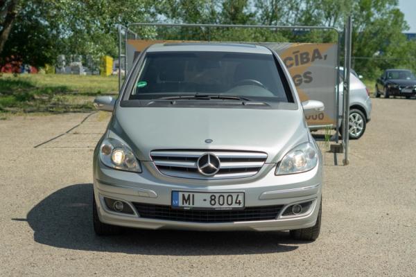 Grey Mercedes-Benz B 200 2006 in Riga, with an engine capacity of 2.00 L and mileage of 218 thousand km for 3300 €, photo 6 on AUTOMOTO.COM.LV
