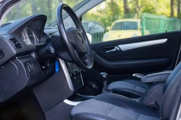 Серый Мерседес Б 200 2006 в Гробиня, объемом двигателя 2.00 л и пробегом 352 тыс. км за 3700 €, фото 8 на AUTOMOTO.COM.LV
