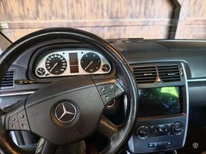 Pelēks Mercedes-Benz B 200 2006 Viļņa, ar dzinēja tilpumu 1.99 L un nobraukumu 179 tūkst. km par 2000 €, foto  vietnē AUTOMOTO.COM.LV