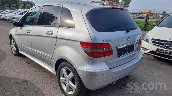 Pelēks Mercedes-Benz B 200 2006 Rīga, ar dzinēja tilpumu 2.00 L un nobraukumu 200 tūkst. km par 4800 €, foto 4 vietnē AUTOMOTO.COM.LV