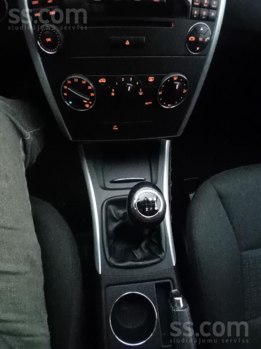 Grey Mercedes-Benz B 200 2006 in Riga, with an engine capacity of 2.00 L and mileage of 200 thousand km for 4800 €, photo 15 on AUTOMOTO.COM.LV