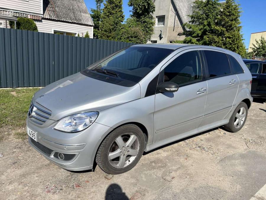 Grey Mercedes-Benz B 200 2007 in Kaunas, with an engine capacity of 1.99 L and mileage of 261 thousand km for 1300 €, photo 1 on AUTOMOTO.COM.LV